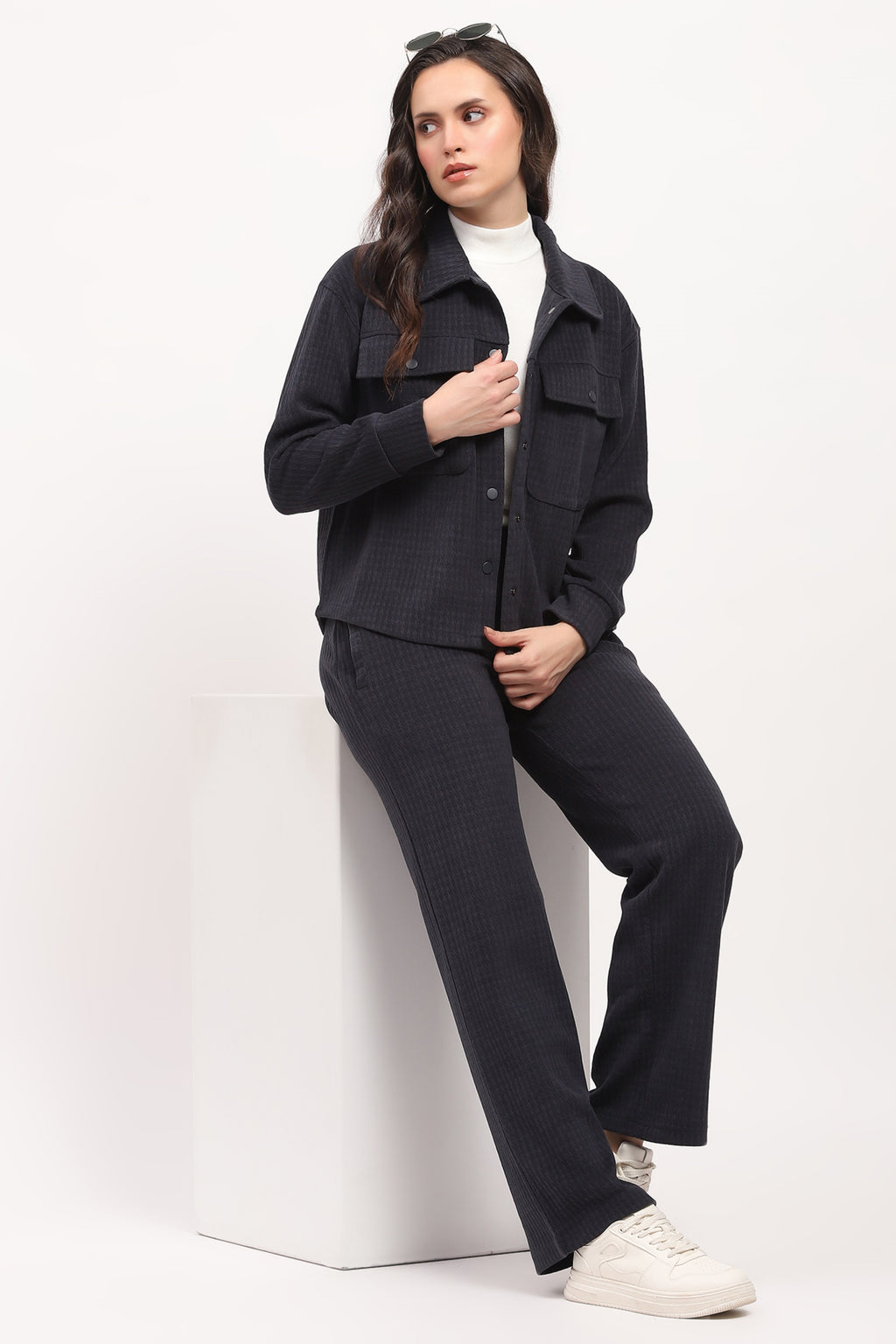 Women’s NAVY Winter Sets with Refined Cold-Weather Style